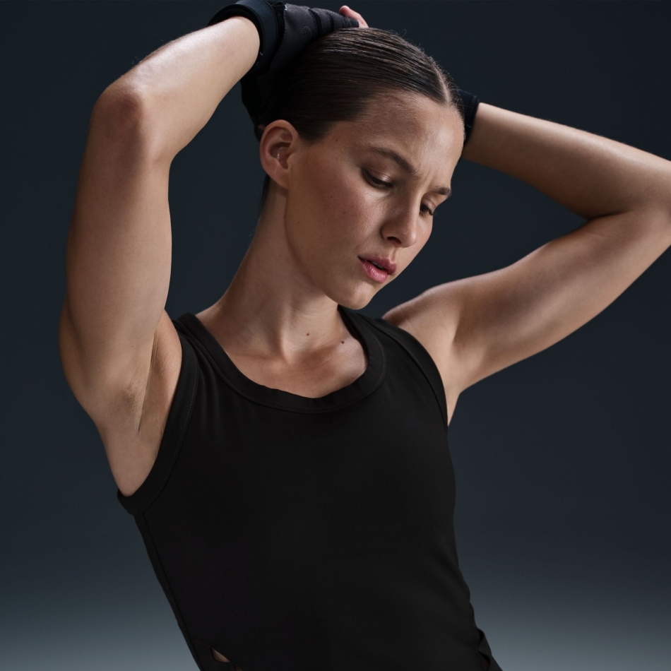 Nike One Fitted Dri-FIT Tank Capsule Kadın Siyah Atlet HM6398-010